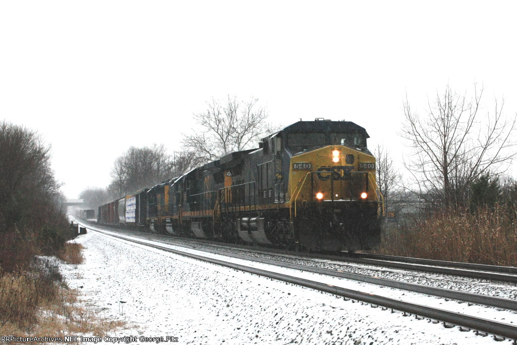 CSX 540 eastbound at Rossville, MD